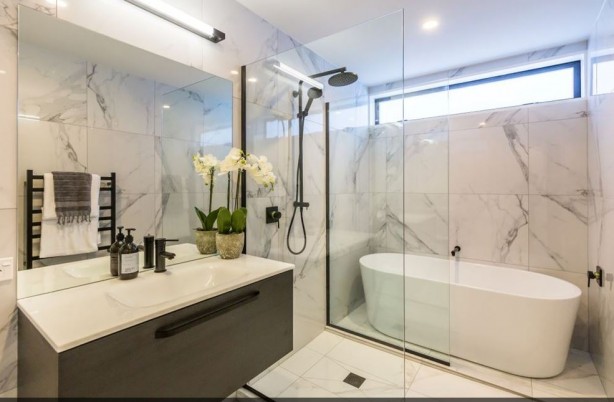 Bathroom » Reptiles